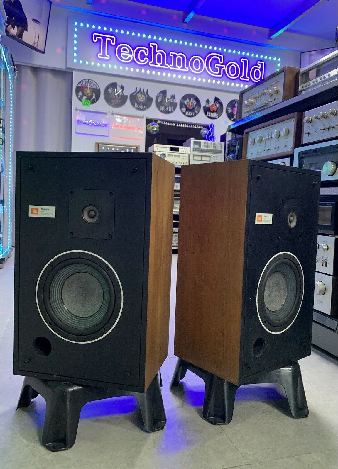 JBL L 19 Speakers 2 Way 35 Watts RMS Vintage 1977 Refurbished Work Goo – TechnoGold Audio & Vintage